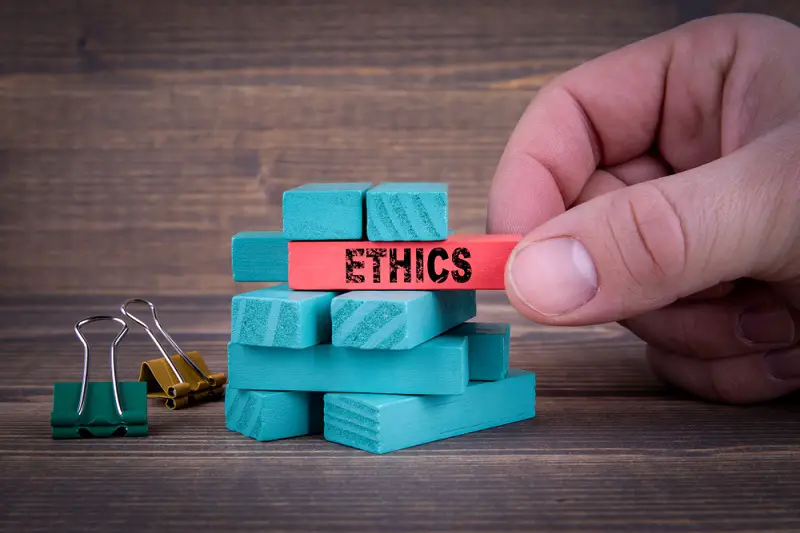 Conflict Resolution: Navigating Ethical Dilemmas Between General ...